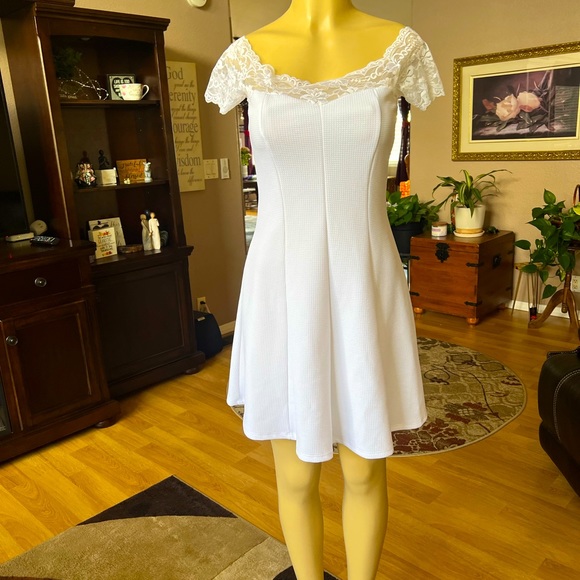 Charlotte Russe | Dresses | Charlotte Russe White Lace Short Sleeve ...